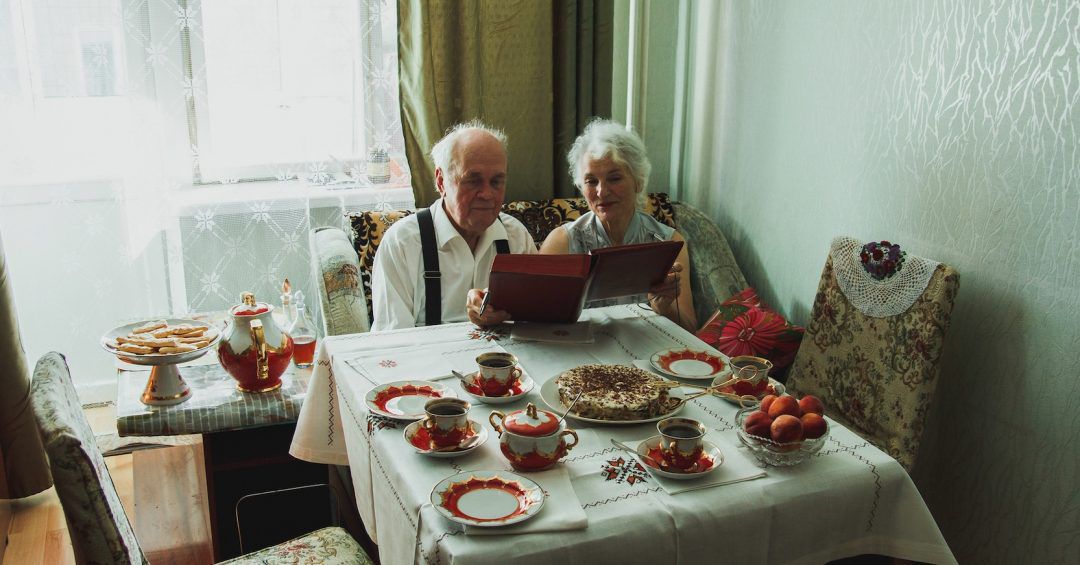 Die 15 leckersten Partygerichte der 70er Jahre